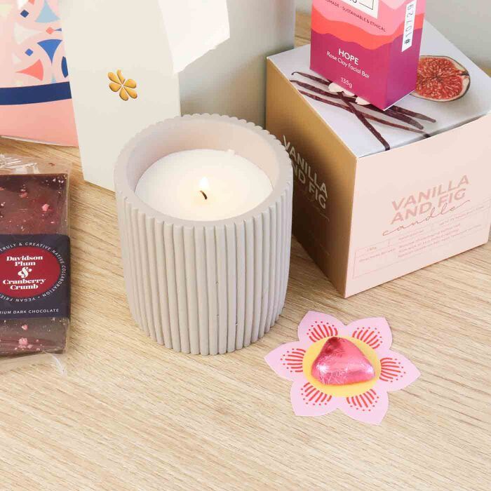 Pamper and Bouquet Tote | Mother's Day Gifting | Edible Blooms